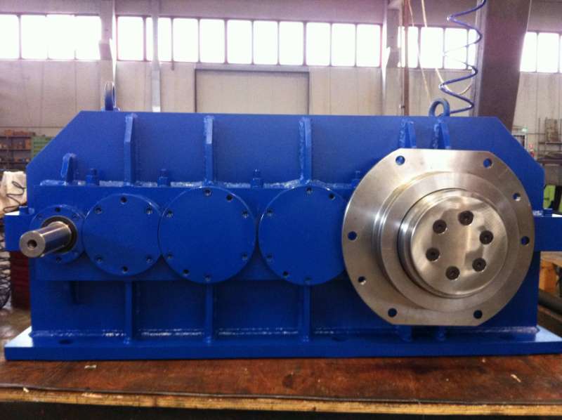 Riduttori ad assi paralleli per sollevamento - Riduttori