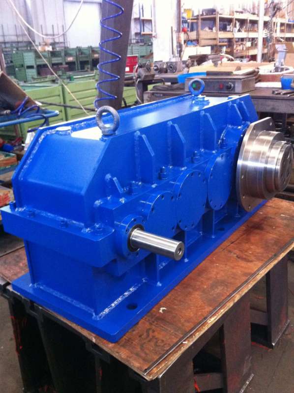 Riduttori ad assi paralleli per sollevamento - Riduttori